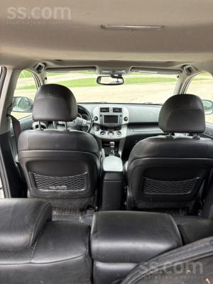 Toyota RAV4 2006 Tukums, ar dzinēja tilpumu 2.20 L un nobraukumu 366 tūkst. km par 3000 €, foto 13 vietnē AUTOMOTO.COM.LV
