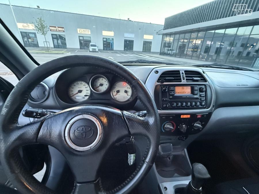 Toyota RAV4 2006 in Kaunas, with an engine capacity of 2.00 L and mileage of 320 thousand km for 2800 €, photo 17 on AUTOMOTO.COM.LV