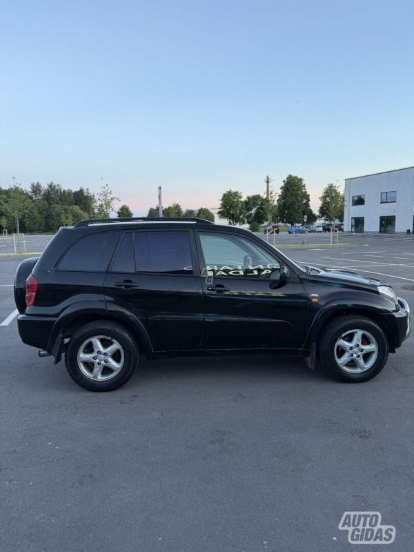 Toyota RAV4 2006 Kauņa, ar dzinēja tilpumu 2.00 L un nobraukumu 320 tūkst. km par 2800 €, foto 4 vietnē AUTOMOTO.COM.LV