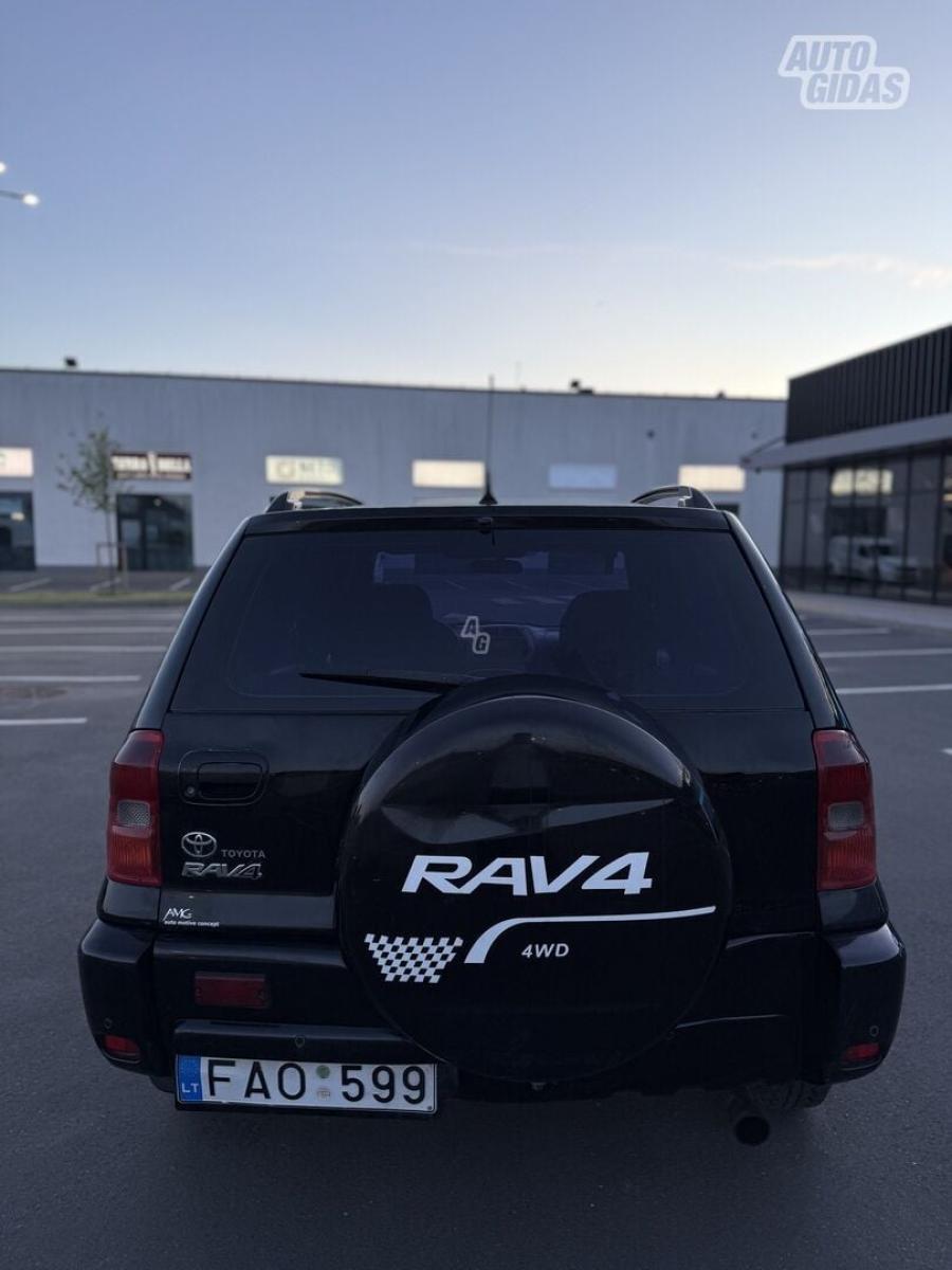 Toyota RAV4 2006 in Kaunas, with an engine capacity of 2.00 L and mileage of 320 thousand km for 2800 €, photo 8 on AUTOMOTO.COM.LV