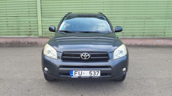 Toyota RAV4 2006 in Riga, with an engine capacity of 2.20 L and mileage of 185 thousand km for 3690 €, photo 7 on AUTOMOTO.COM.LV