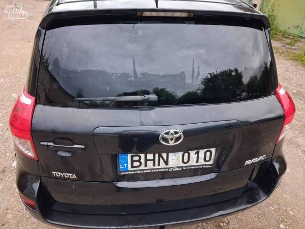 Toyota RAV4 2006 in Vilnius, with an engine capacity of 2.20 L and mileage of 278 thousand km for 1950 €, photo 4 on AUTOMOTO.COM.LV