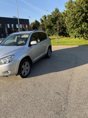 Toyota RAV4 2006 Tallina, ar dzinēja tilpumu 2.20 L un nobraukumu 279 tūkst. km par 3950 €, foto 7 vietnē AUTOMOTO.COM.LV