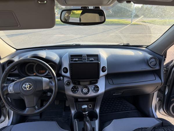 Toyota RAV4 2006 Tallina, ar dzinēja tilpumu 2.20 L un nobraukumu 279 tūkst. km par 3950 €, foto 9 vietnē AUTOMOTO.COM.LV