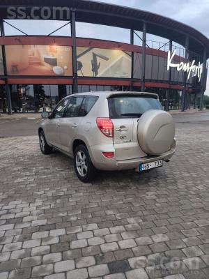 Toyota RAV4 2006 Jūrmala, ar dzinēja tilpumu 2.20 L un nobraukumu 384 tūkst. km par 3777 €, foto 3 vietnē AUTOMOTO.COM.LV