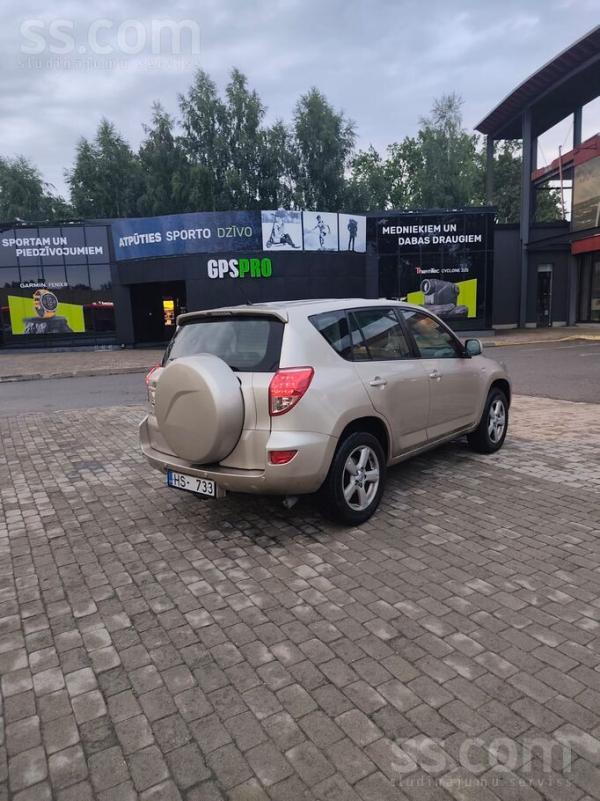 Toyota RAV4 2006 Jūrmala, ar dzinēja tilpumu 2.20 L un nobraukumu 384 tūkst. km par 3777 €, foto 4 vietnē AUTOMOTO.COM.LV