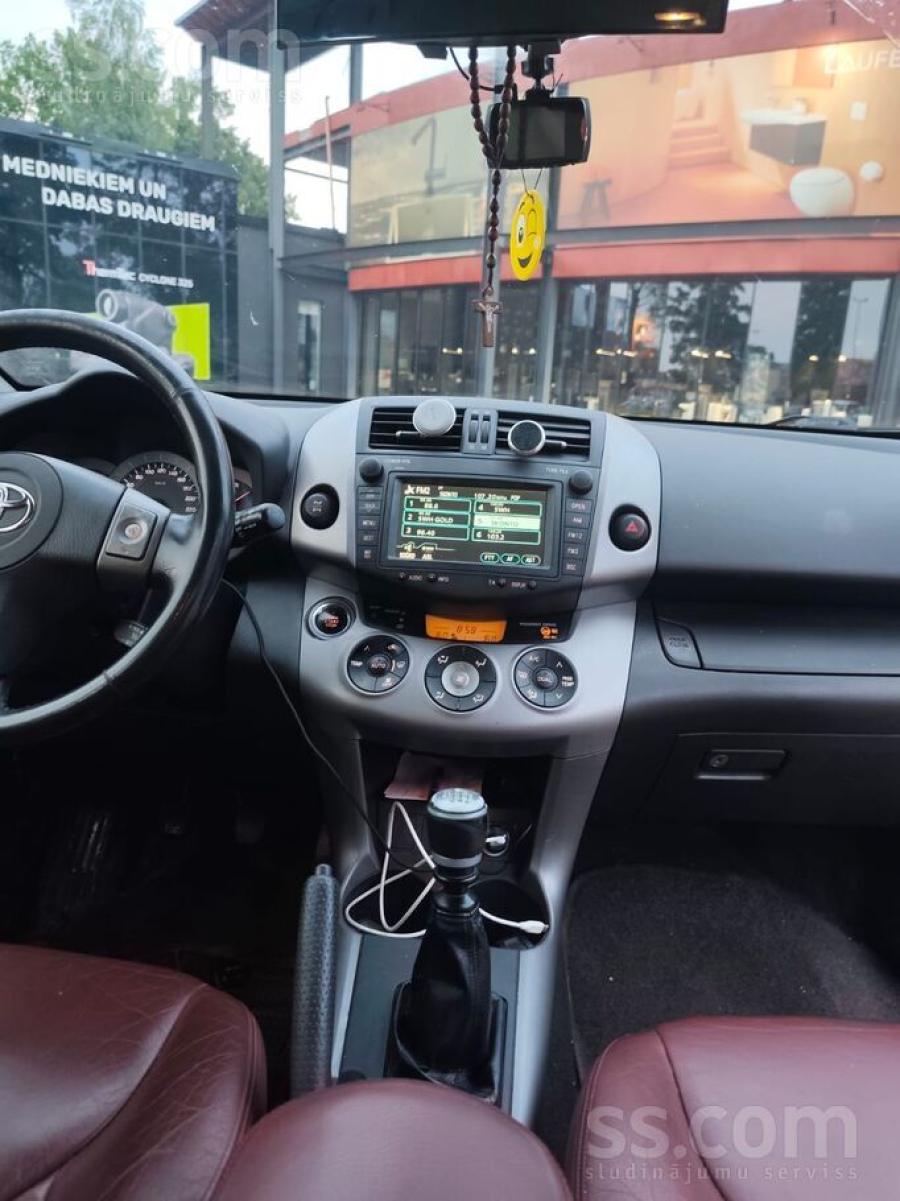 Toyota RAV4 2006 Jūrmala, ar dzinēja tilpumu 2.20 L un nobraukumu 384 tūkst. km par 3777 €, foto 8 vietnē AUTOMOTO.COM.LV