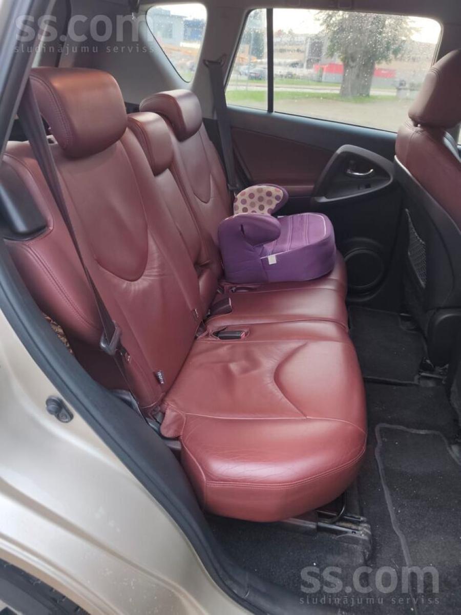 Toyota RAV4 2006 Jūrmala, ar dzinēja tilpumu 2.20 L un nobraukumu 384 tūkst. km par 3777 €, foto 10 vietnē AUTOMOTO.COM.LV