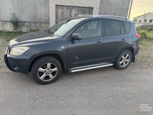 Toyota RAV4 2006 Viļņa, ar dzinēja tilpumu 2.20 L un nobraukumu 345 tūkst. km par 2650 €, foto 4 vietnē AUTOMOTO.COM.LV