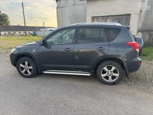 Toyota RAV4 2006 Viļņa, ar dzinēja tilpumu 2.20 L un nobraukumu 345 tūkst. km par 2650 €, foto 7 vietnē AUTOMOTO.COM.LV