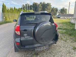 Toyota RAV4 2006 Viļņa, ar dzinēja tilpumu 2.20 L un nobraukumu 345 tūkst. km par 2650 €, foto 9 vietnē AUTOMOTO.COM.LV