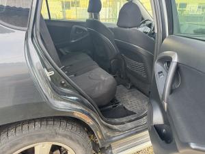 Toyota RAV4 2006 Viļņa, ar dzinēja tilpumu 2.20 L un nobraukumu 345 tūkst. km par 2650 €, foto 16 vietnē AUTOMOTO.COM.LV