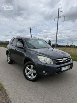Toyota RAV4 2006 Marijampole, ar dzinēja tilpumu 2.20 L un nobraukumu 329 tūkst. km par 1700 €, foto  vietnē AUTOMOTO.COM.LV