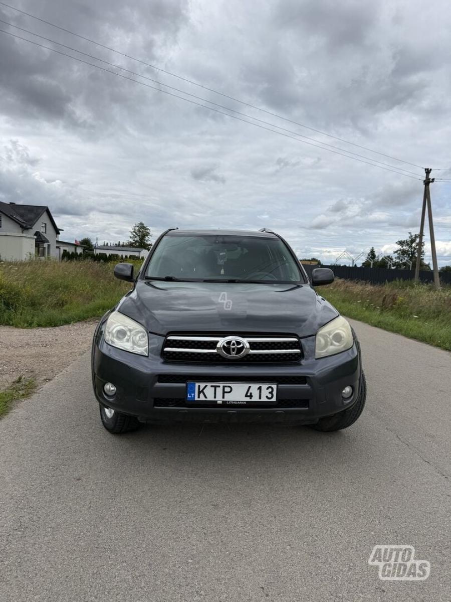 Toyota RAV4 2006 in Marijampole, with an engine capacity of 2.20 L and mileage of 329 thousand km for 1700 €, photo 3 on AUTOMOTO.COM.LV