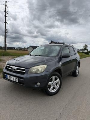 Toyota RAV4 2006 in Marijampole, with an engine capacity of 2.20 L and mileage of 329 thousand km for 1700 €, photo 4 on AUTOMOTO.COM.LV