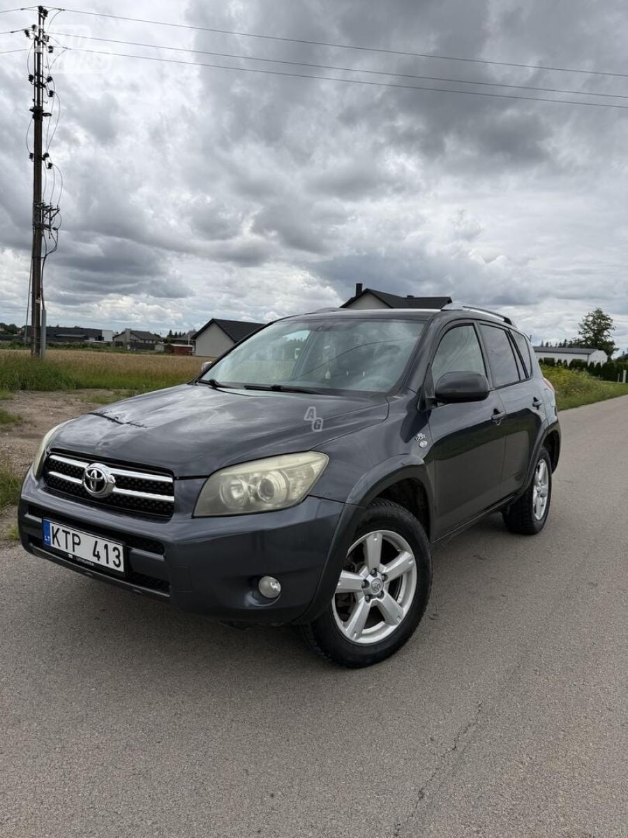 Toyota RAV4 2006 in Marijampole, with an engine capacity of 2.20 L and mileage of 329 thousand km for 1700 €, photo 4 on AUTOMOTO.COM.LV