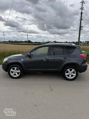 Toyota RAV4 2006 in Marijampole, with an engine capacity of 2.20 L and mileage of 329 thousand km for 1700 €, photo 5 on AUTOMOTO.COM.LV