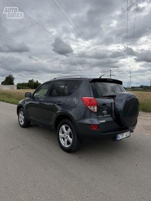Toyota RAV4 2006 in Marijampole, with an engine capacity of 2.20 L and mileage of 329 thousand km for 1700 €, photo 6 on AUTOMOTO.COM.LV