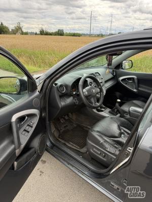 Toyota RAV4 2006 in Marijampole, with an engine capacity of 2.20 L and mileage of 329 thousand km for 1700 €, photo 12 on AUTOMOTO.COM.LV
