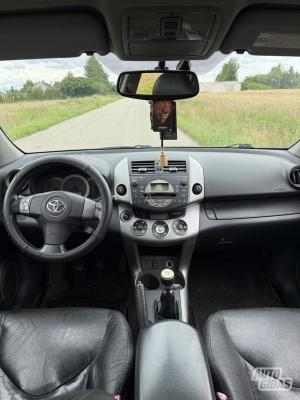 Toyota RAV4 2006 in Marijampole, with an engine capacity of 2.20 L and mileage of 329 thousand km for 1700 €, photo 13 on AUTOMOTO.COM.LV