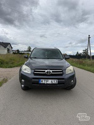 Toyota RAV4 2006 in Marijampole, with an engine capacity of 2.20 L and mileage of 329 thousand km for 1700 €, photo 3 on AUTOMOTO.COM.LV
