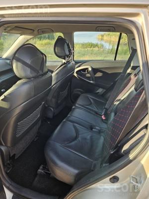Toyota RAV4 2006 Jēkabpils, ar dzinēja tilpumu 2.00 L un nobraukumu 0 tūkst. km par 2750 €, foto 7 vietnē AUTOMOTO.COM.LV