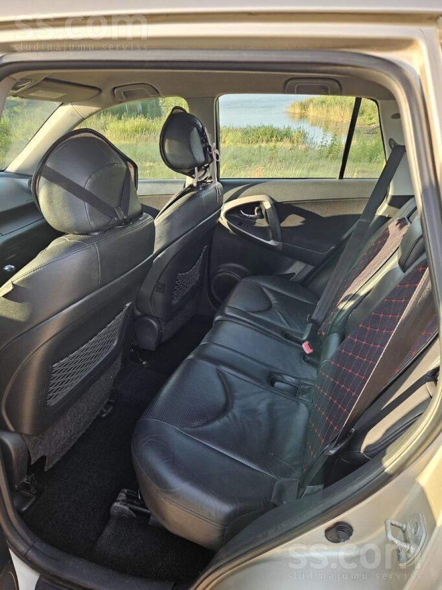 Toyota RAV4 2006 Jēkabpils, ar dzinēja tilpumu 2.00 L un nobraukumu 0 tūkst. km par 2750 €, foto 7 vietnē AUTOMOTO.COM.LV