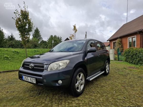 Toyota RAV4 2006 Ariogala, ar dzinēja tilpumu 2.20 L un nobraukumu 292 tūkst. km par 2950 €, foto 1 vietnē AUTOMOTO.COM.LV