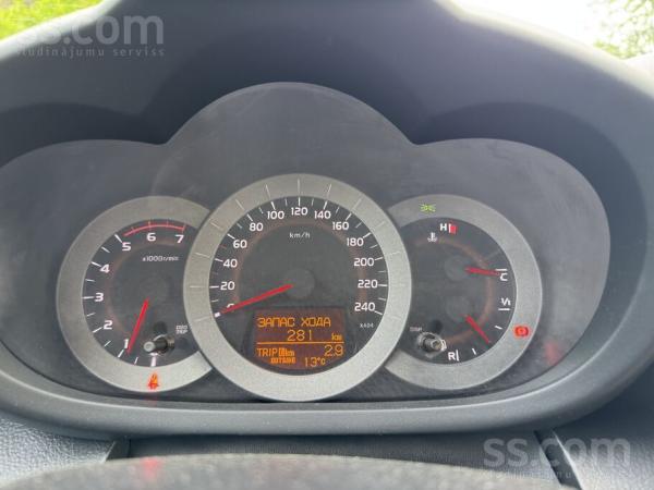 Toyota RAV4 2007 Rīga, ar dzinēja tilpumu 2.20 L un nobraukumu 240 tūkst. km par 1800 €, foto 9 vietnē AUTOMOTO.COM.LV