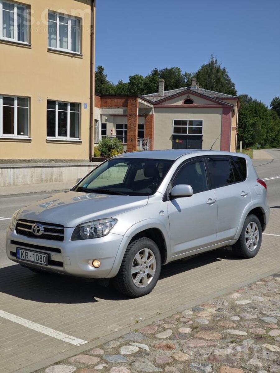 Toyota RAV4 2007 in Bauska, with an engine capacity of 2.20 L and mileage of 317 thousand km for 3800 €, photo 1 on AUTOMOTO.COM.LV