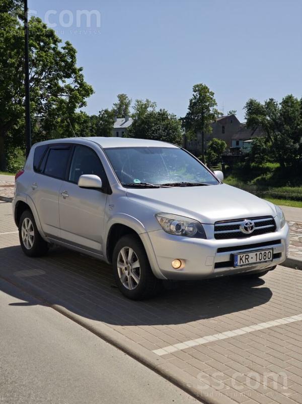 Toyota RAV4 2007 in Bauska, with an engine capacity of 2.20 L and mileage of 317 thousand km for 3800 €, photo 5 on AUTOMOTO.COM.LV