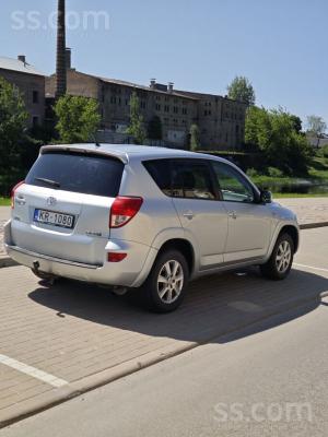 Toyota RAV4 2007 in Bauska, with an engine capacity of 2.20 L and mileage of 317 thousand km for 3800 €, photo 6 on AUTOMOTO.COM.LV