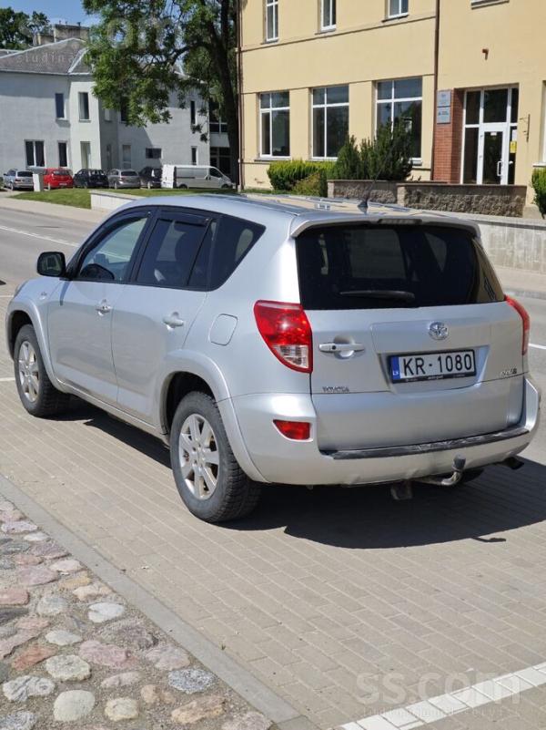Toyota RAV4 2007 in Bauska, with an engine capacity of 2.20 L and mileage of 317 thousand km for 3800 €, photo 8 on AUTOMOTO.COM.LV