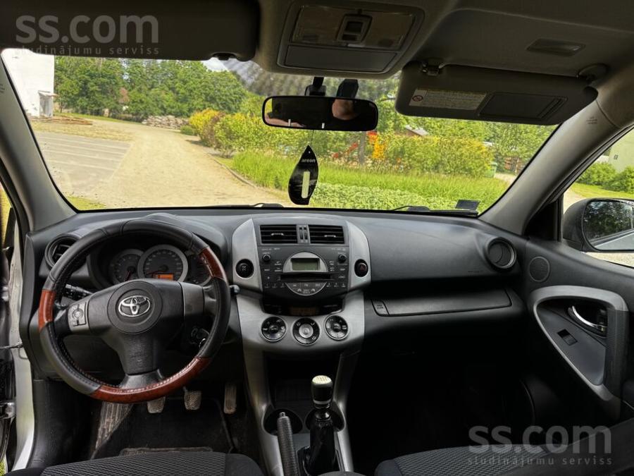 Toyota RAV4 2007 Kuldīga, ar dzinēja tilpumu 2.20 L un nobraukumu 328 tūkst. km par 4500 €, foto 5 vietnē AUTOMOTO.COM.LV