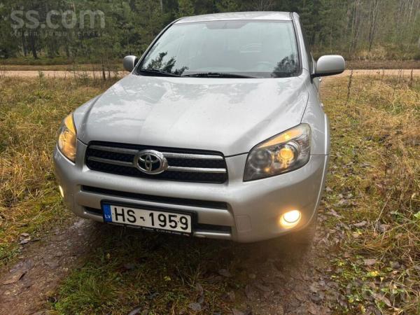 Toyota RAV4 2007 in Madona, with an engine capacity of 2.20 L and mileage of 183 thousand km for 3500 €, photo 6 on AUTOMOTO.COM.LV