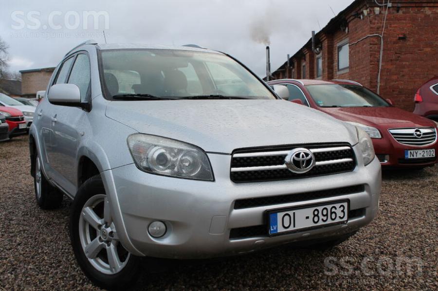 Toyota RAV4 2007 in Daugavpils, with an engine capacity of 2.20 L and mileage of 183 thousand km for 4290 €, photo 1 on AUTOMOTO.COM.LV
