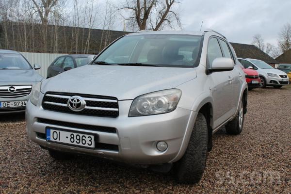Toyota RAV4 2007 in Daugavpils, with an engine capacity of 2.20 L and mileage of 183 thousand km for 4290 €, photo 2 on AUTOMOTO.COM.LV