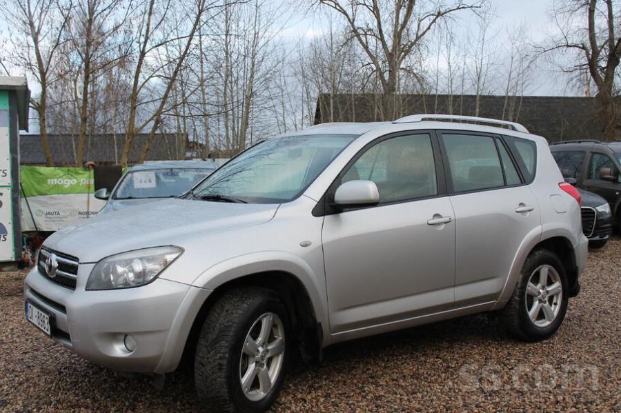 Toyota RAV4 2007 in Daugavpils, with an engine capacity of 2.20 L and mileage of 183 thousand km for 4290 €, photo 3 on AUTOMOTO.COM.LV