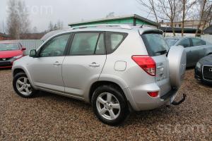 Toyota RAV4 2007 in Daugavpils, with an engine capacity of 2.20 L and mileage of 183 thousand km for 4290 €, photo 4 on AUTOMOTO.COM.LV