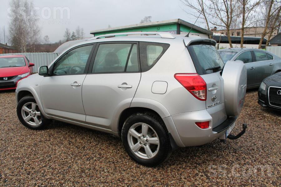 Toyota RAV4 2007 in Daugavpils, with an engine capacity of 2.20 L and mileage of 183 thousand km for 4290 €, photo 4 on AUTOMOTO.COM.LV