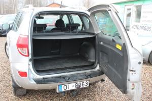 Toyota RAV4 2007 in Daugavpils, with an engine capacity of 2.20 L and mileage of 183 thousand km for 4290 €, photo 9 on AUTOMOTO.COM.LV