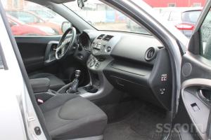 Toyota RAV4 2007 in Daugavpils, with an engine capacity of 2.20 L and mileage of 183 thousand km for 4290 €, photo 11 on AUTOMOTO.COM.LV