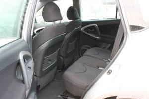 Toyota RAV4 2007 in Daugavpils, with an engine capacity of 2.20 L and mileage of 183 thousand km for 4290 €, photo 14 on AUTOMOTO.COM.LV