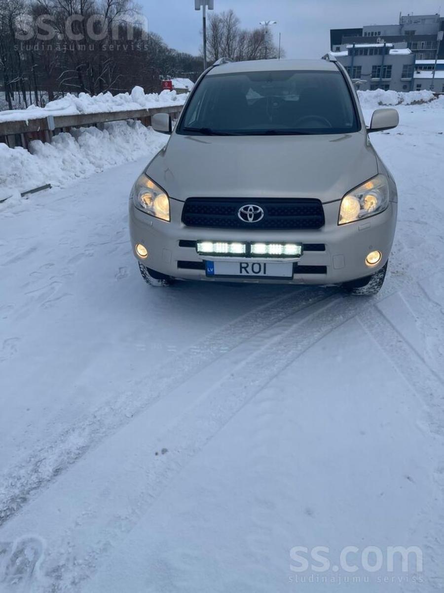 Toyota RAV4 2007 Rīga, ar dzinēja tilpumu 2.00 L un nobraukumu 142 tūkst. km par 6250 €, foto 1 vietnē AUTOMOTO.COM.LV