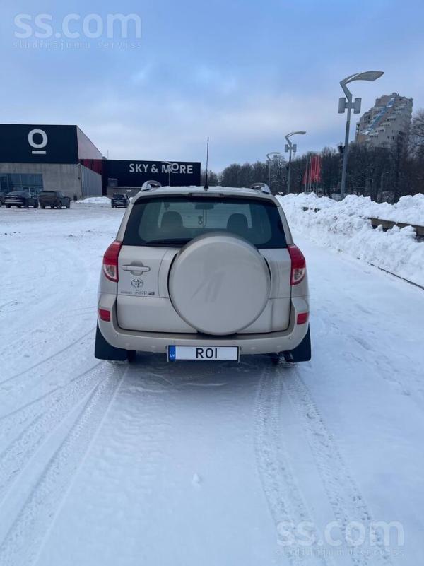 Toyota RAV4 2007 Rīga, ar dzinēja tilpumu 2.00 L un nobraukumu 142 tūkst. km par 6250 €, foto 2 vietnē AUTOMOTO.COM.LV