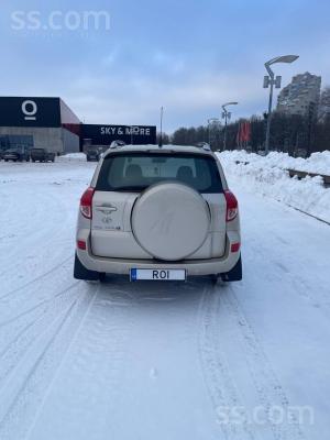 Toyota RAV4 2007 Rīga, ar dzinēja tilpumu 2.00 L un nobraukumu 142 tūkst. km par 6250 €, foto 2 vietnē AUTOMOTO.COM.LV