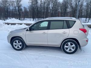 Toyota RAV4 2007 Rīga, ar dzinēja tilpumu 2.00 L un nobraukumu 142 tūkst. km par 6250 €, foto 3 vietnē AUTOMOTO.COM.LV