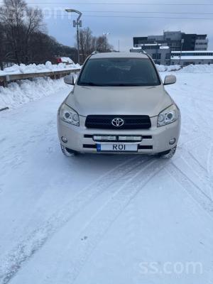 Toyota RAV4 2007 Rīga, ar dzinēja tilpumu 2.00 L un nobraukumu 142 tūkst. km par 6250 €, foto 4 vietnē AUTOMOTO.COM.LV