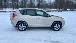 Toyota RAV4 2007 Rīga, ar dzinēja tilpumu 2.00 L un nobraukumu 142 tūkst. km par 6250 €, foto 5 vietnē AUTOMOTO.COM.LV