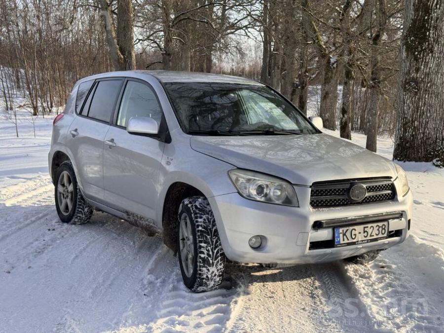 Toyota RAV4 2007 Kuldīga, ar dzinēja tilpumu 2.20 L un nobraukumu 338 tūkst. km par 2100 €, foto 1 vietnē AUTOMOTO.COM.LV